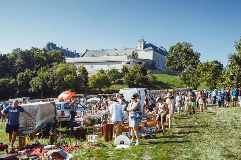 Trh starožitností na hrade Červený Kameň | Podujatia | Visit Bratislava